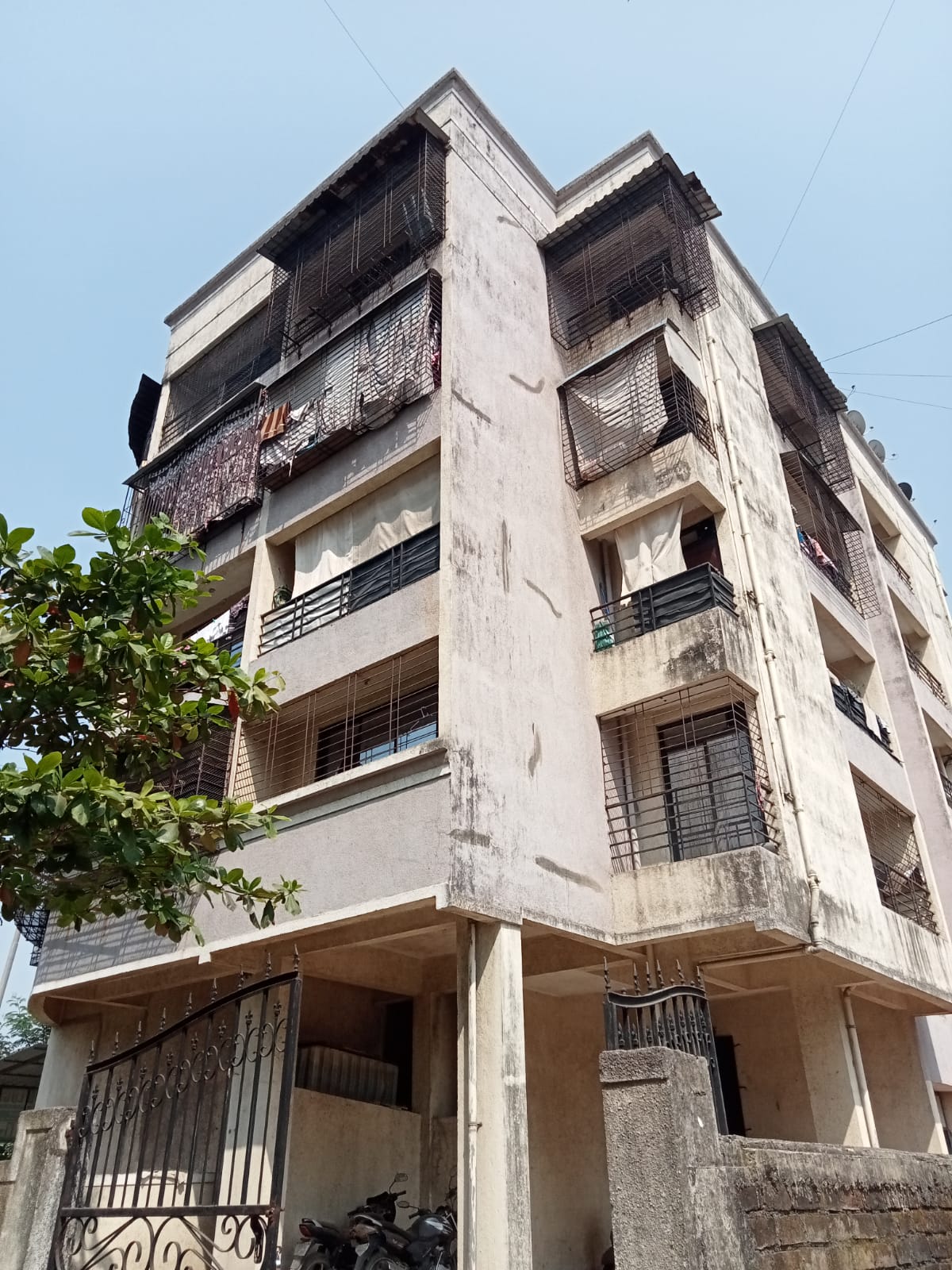 Nida Taj Mohd Ansari - RSR Properties